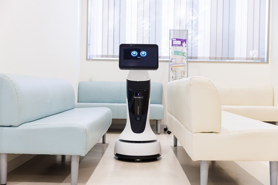 クリニック向け案内ロボット ATOI | 株式会社USEN-ALMEX